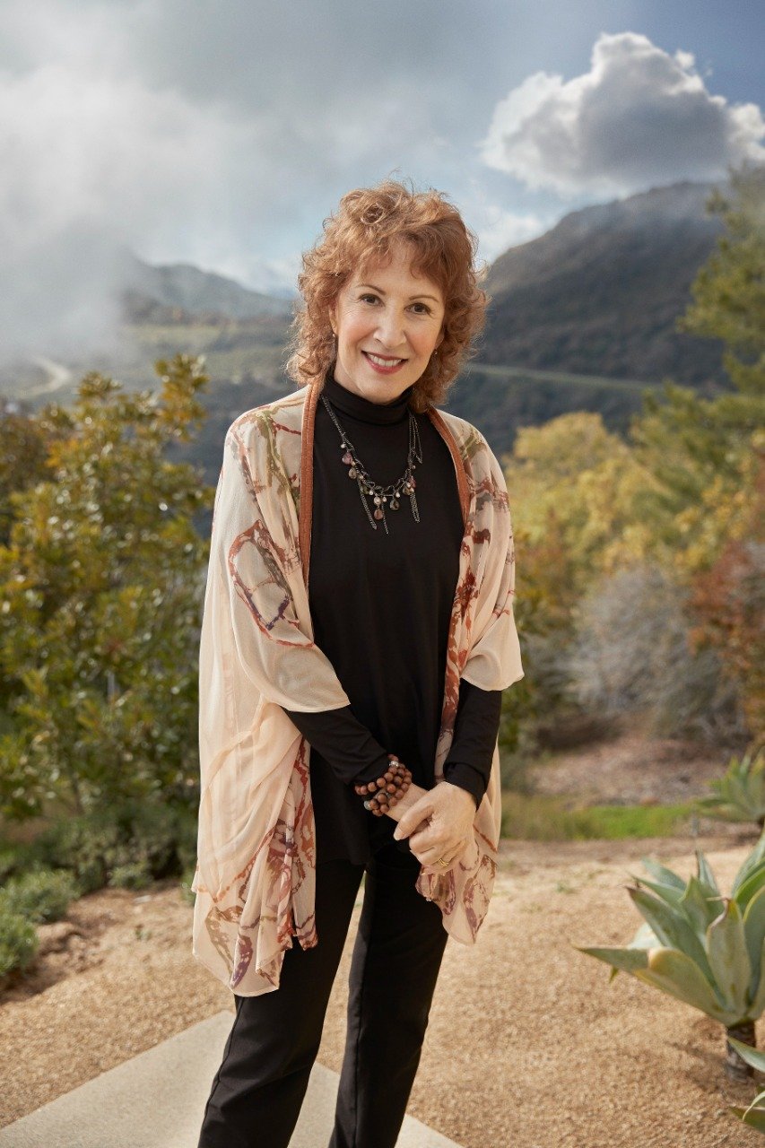 LANI HALLRegresa para lanzar su nuevo álbum de estudio en más de 20 ...