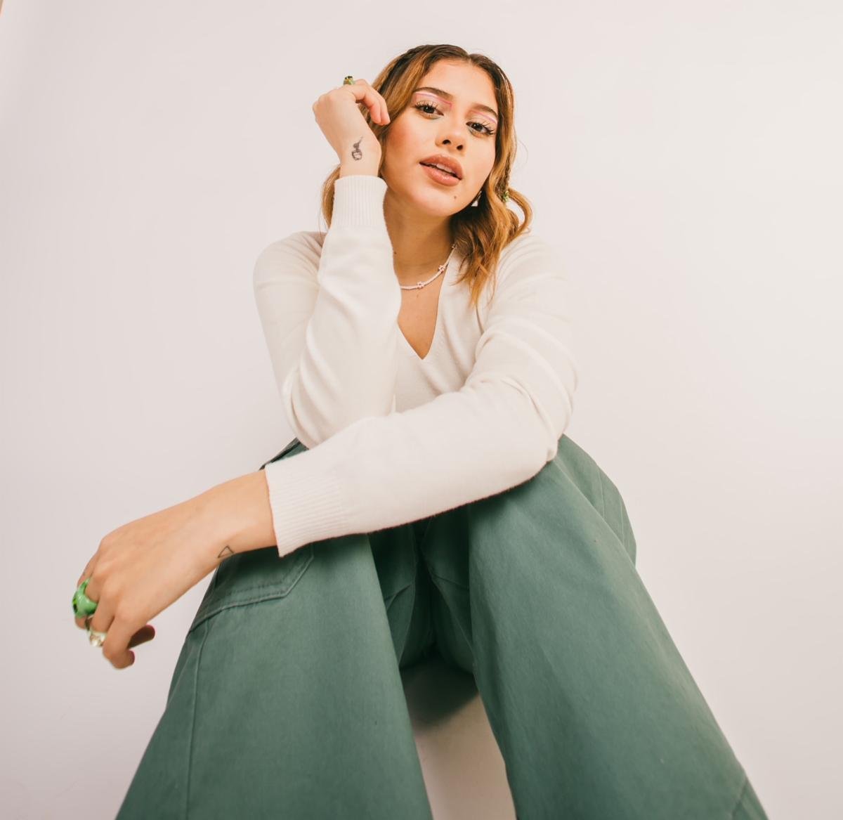 LAURI GARCÍA SORPRENDE CON SU NUEVO TEMA DE ¡PURO DESPECHO! - MNI NOTICIAS