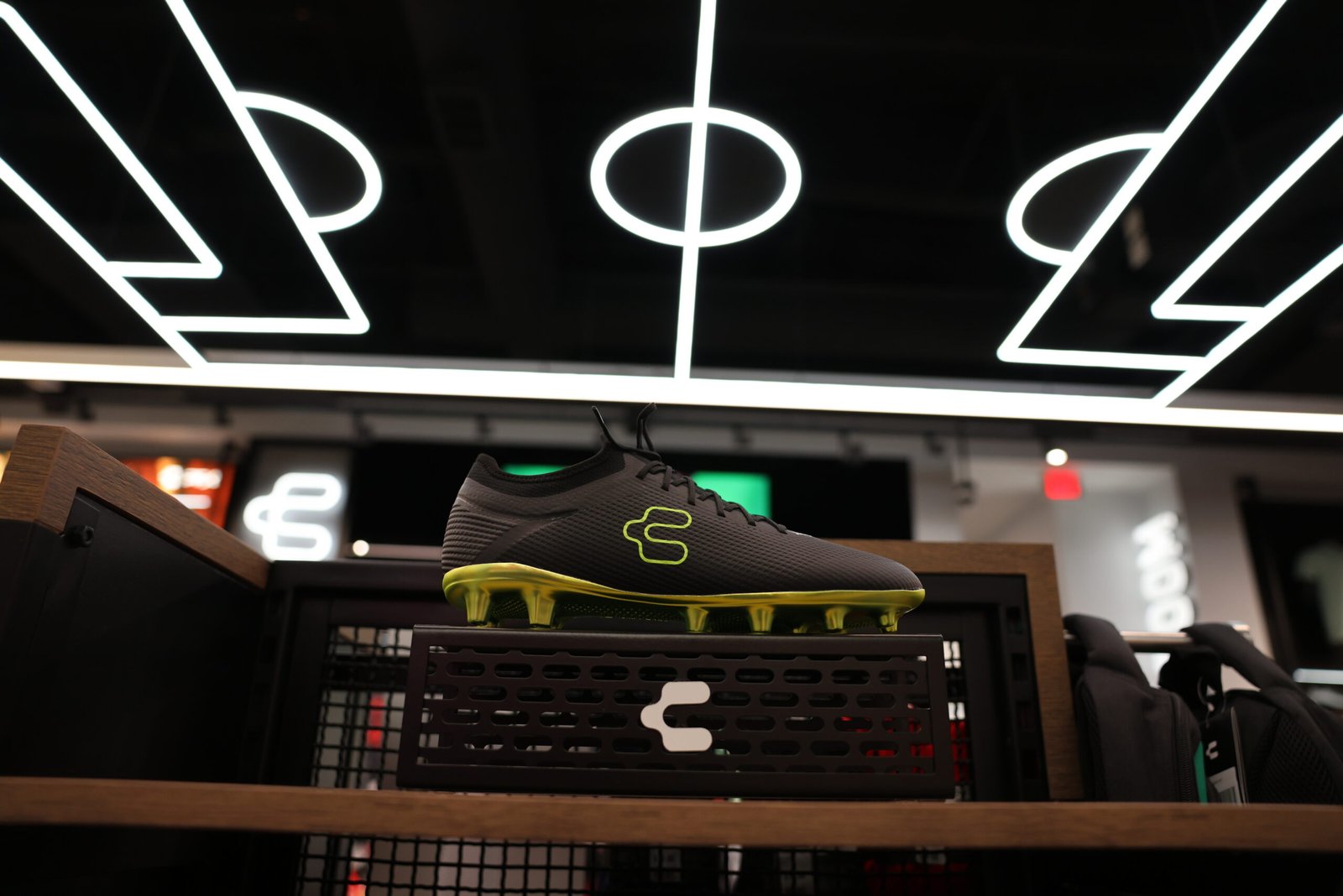 CHARLY abre segunda tienda en EUA - MNI NOTICIAS